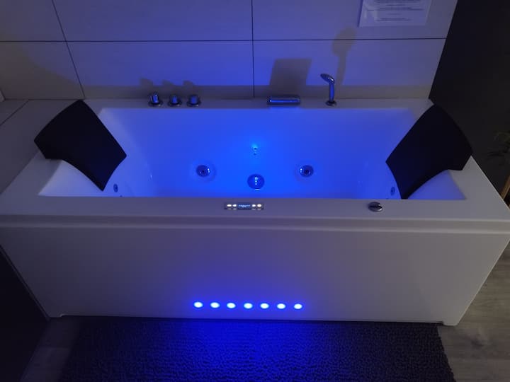 Soirée Romantique Jacuzzi - Fontenay-Trésigny