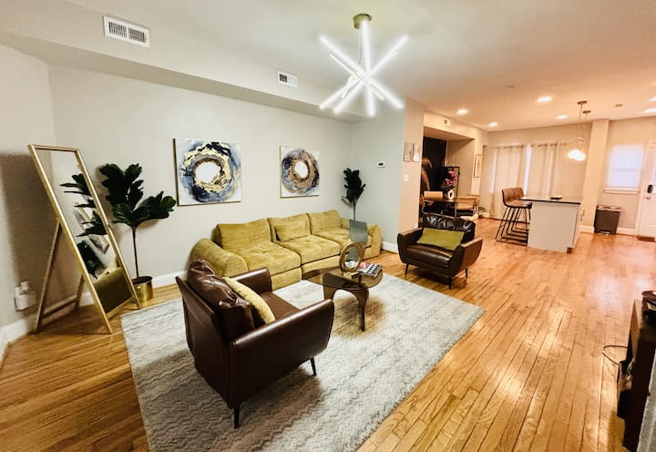 Stylish Gem In Greater Navy Yard - 3br - Sleeps 8+ - Washington, D.C.