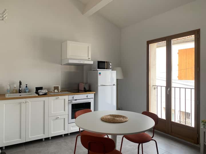 Remparts à 50 M - Parking Gratuit - Calme & Cosy - Saint-Laurent-d'Aigouze