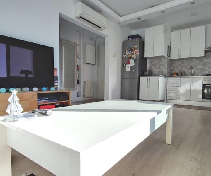 Suite Room With Sink And Private Desk - Barcelona