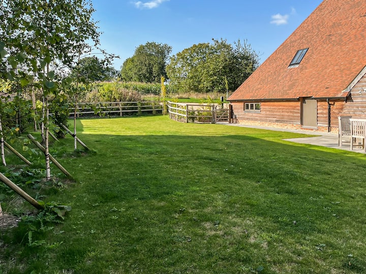 Olivers Barn - Uk42081 - Donnington Castle