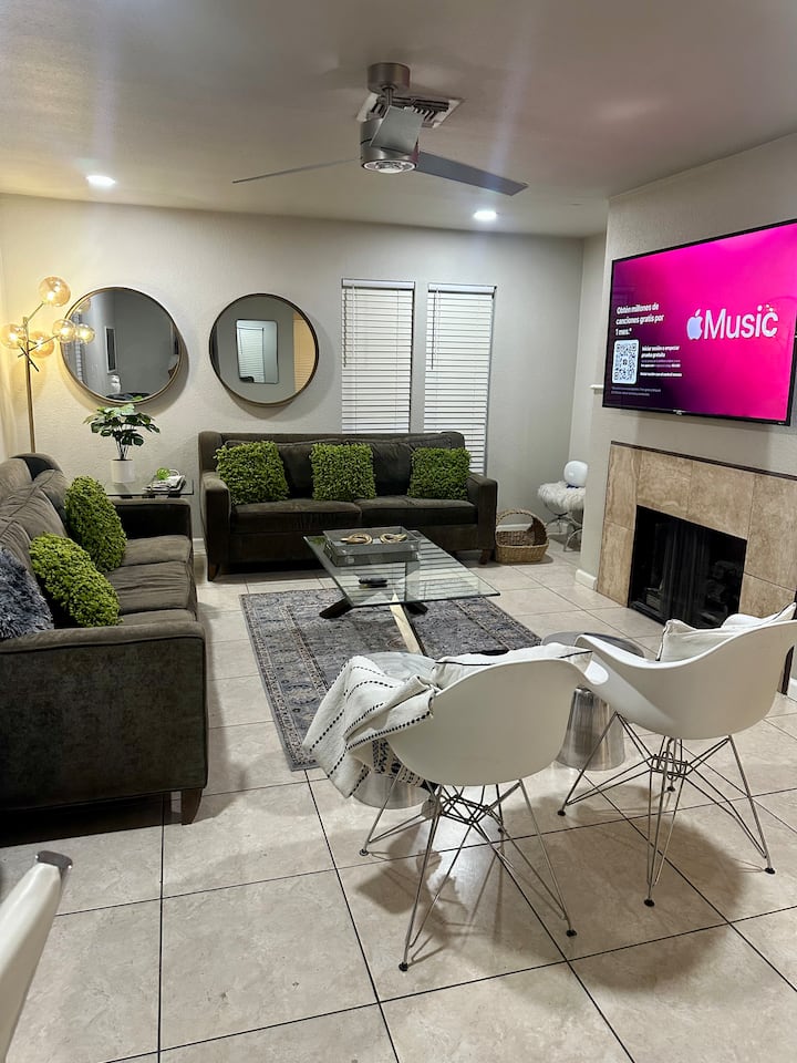Conveniently Located- 1bd By Strip, Airport & Unlv - United States