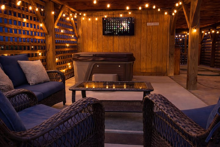 Hot Tub + Pet Friendly | Close To Beach & Sound - Kill Devil Hills, NC