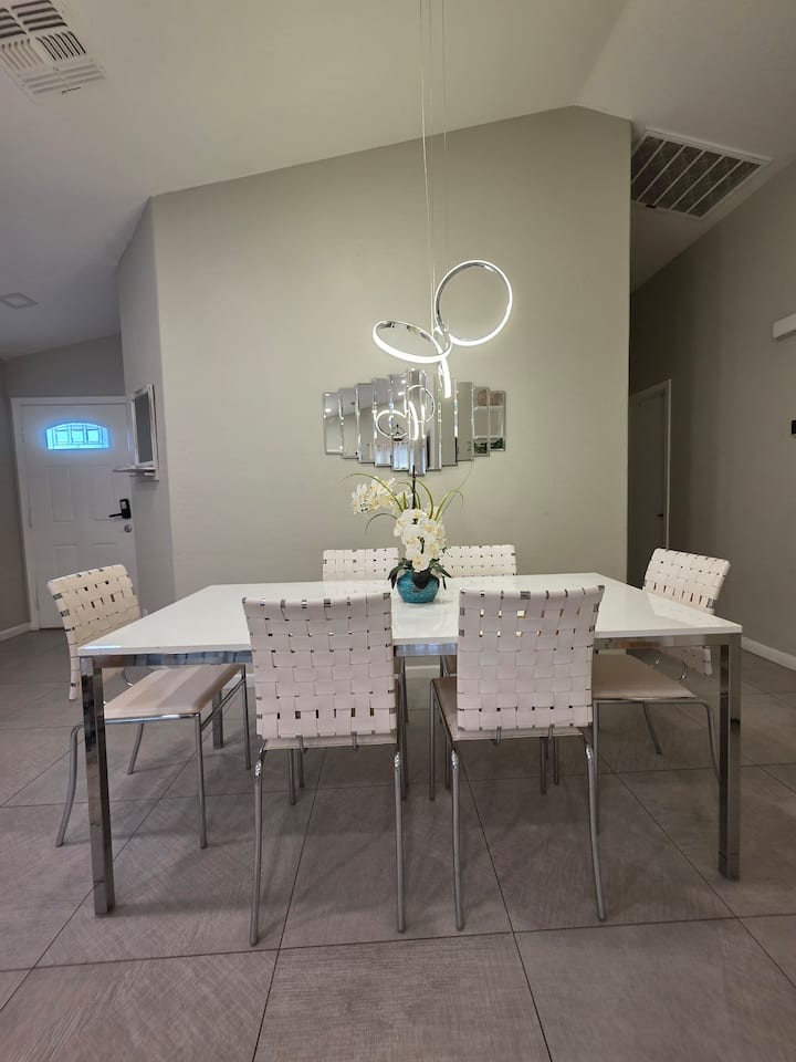 Oasis In The Desert King/great Location/pool/wifi - Casa Grande