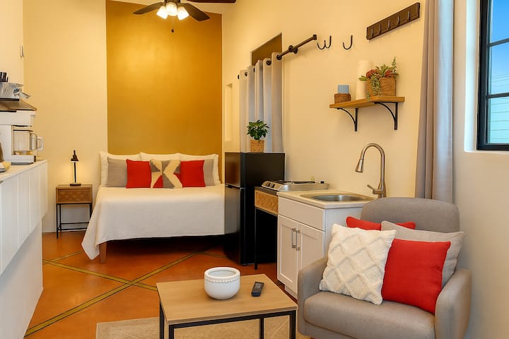 Santa Fe 4 Tiny Studio - Yuma, AZ