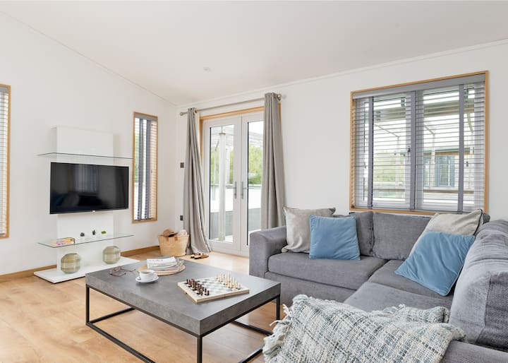 Elite Plus Lodge 3 - Newbury