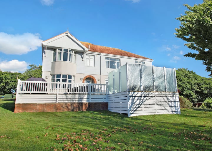 Signature 6 - Highcliffe
