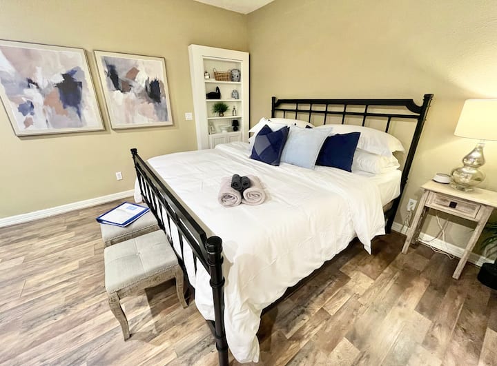 The Lakeside Haven Condo: Studio Room - Conroe, TX