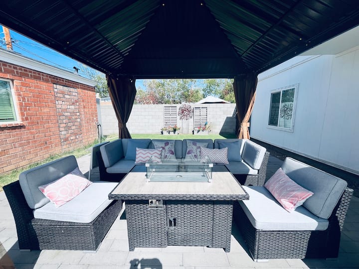 Private Guesthouse With A Shared Backyard - Phoenix