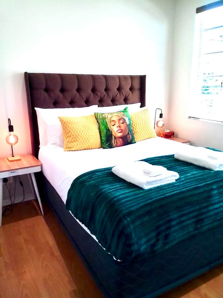 Skinny Expat - Paarl - Self Catering Apartment - Paarl