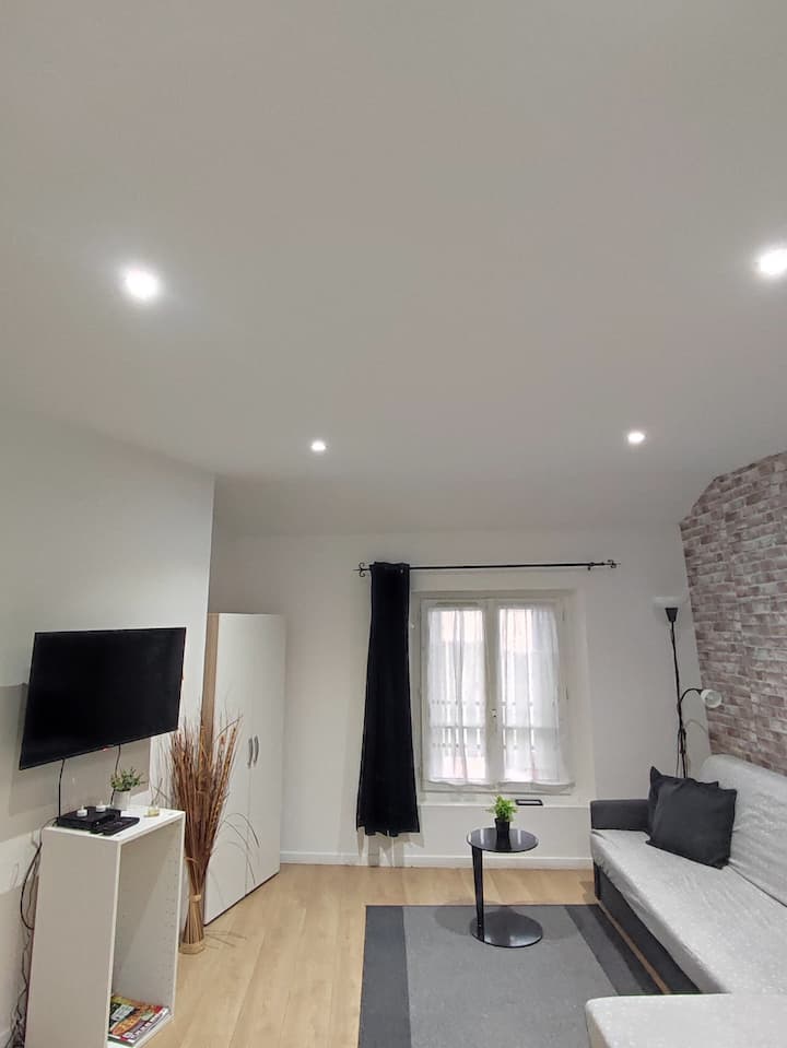 Smart House Airport Cdg, Astérix - Goussainville