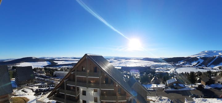 "Sous Les Toits" Vue Panoramique Et Calme - Super-Besse