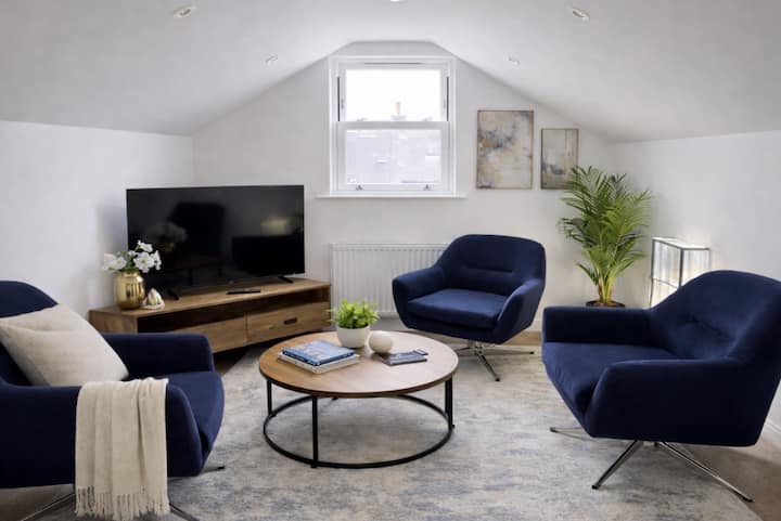 Central & Stunning Duplex Harrogate Apartment - Harrogate