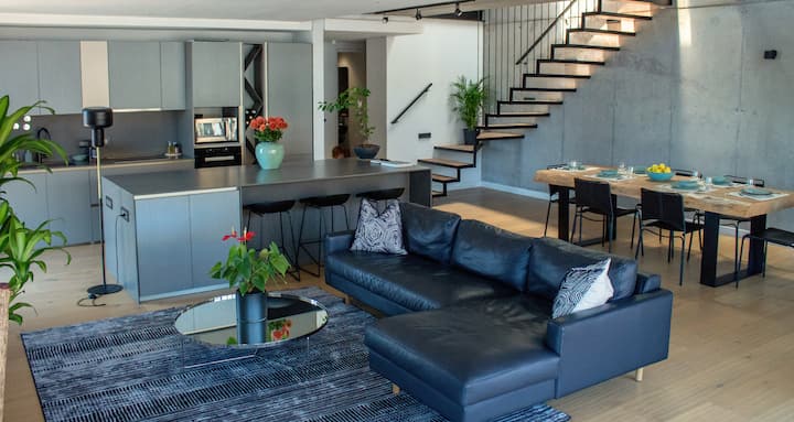 3 Bedroom Double Volume Luxury Penthouse - Le Cap