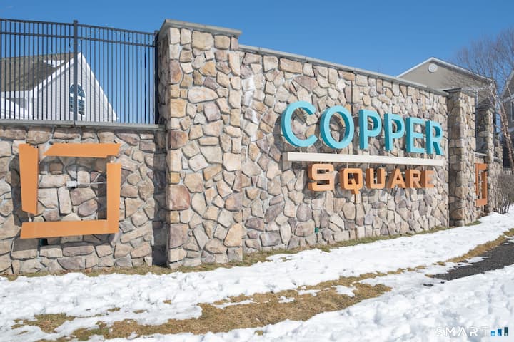 Home Away From Home In Bethel! - Bethel, CT