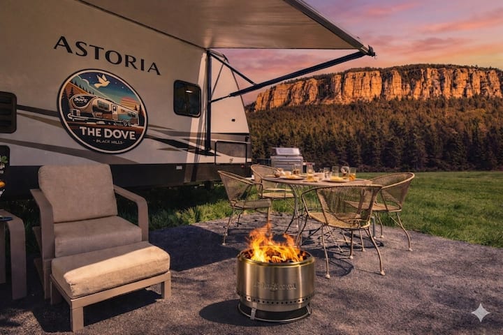 Romantic Nemo Retreat • King Bed • Trails • Views! - Piedmont, SD