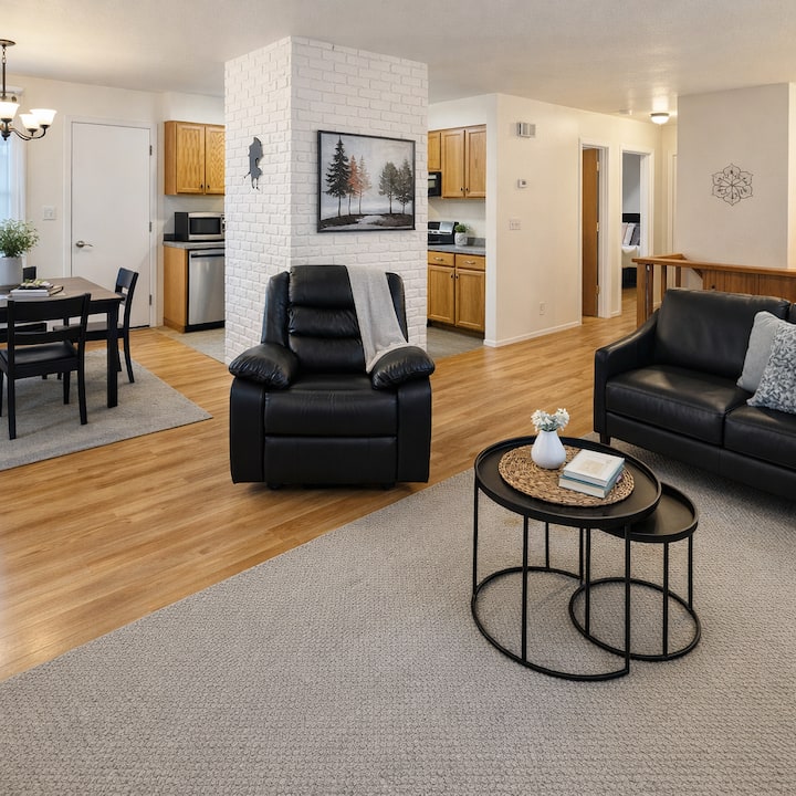 Charming, Spacious And Conveniently Located - Anchorage, AK