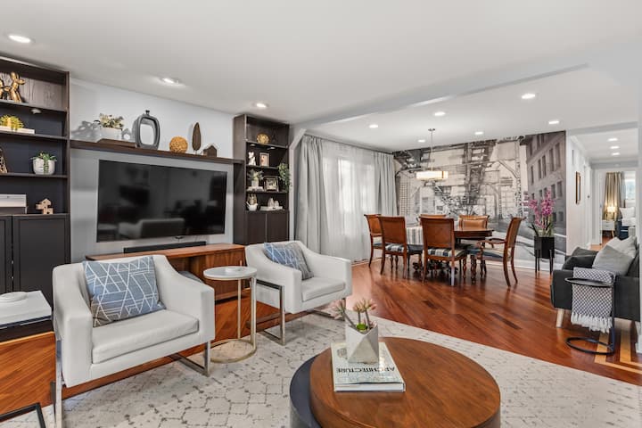 Beautiful Group-friendly Escape In Quiet Location - Skokie, IL
