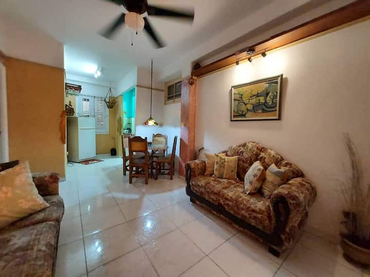 Ideal Centrally-located Apartment In El Vedado, La Rampa! - Cuba