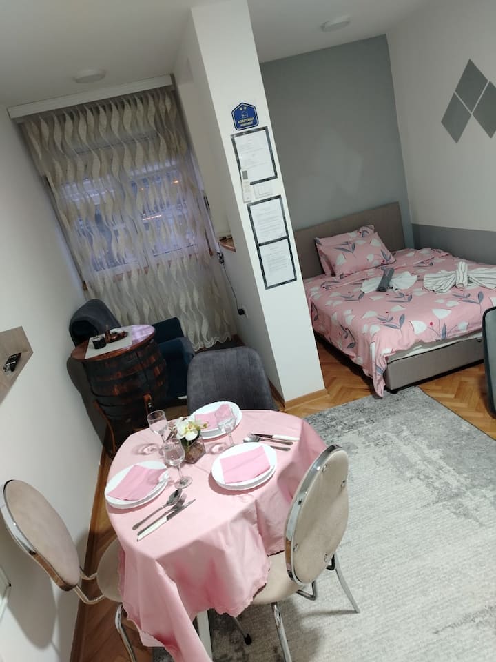 Jugi Free Public Parking - Novi Pazar