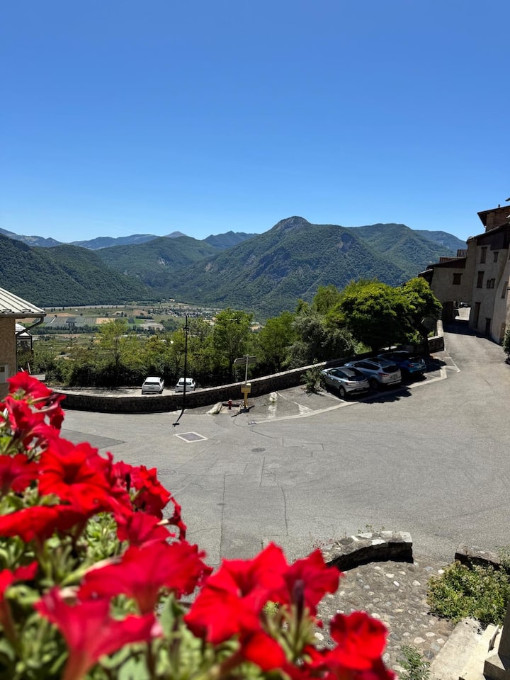 Chaleureux Nid Douillet à Théüs - Hautes-Alpes
