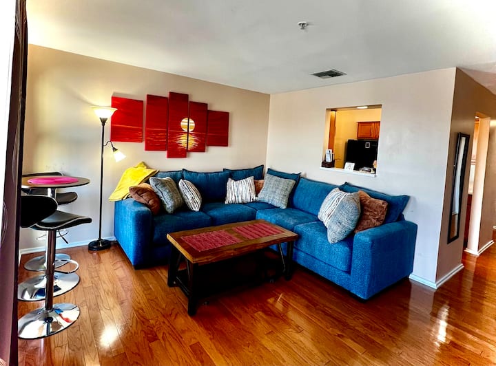 Cozy Condo ~1 Mile To Downtown | Parking + Pool - Nashville, TN