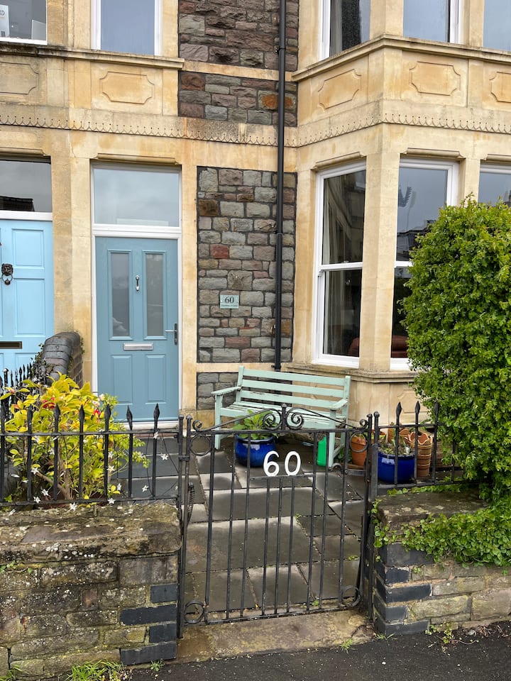 Spacious Room In Victorian House - Bristol