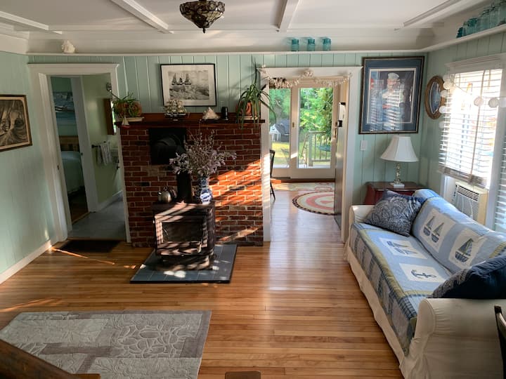Beautiful Peaks Island 3 Bedroom - Portland, ME
