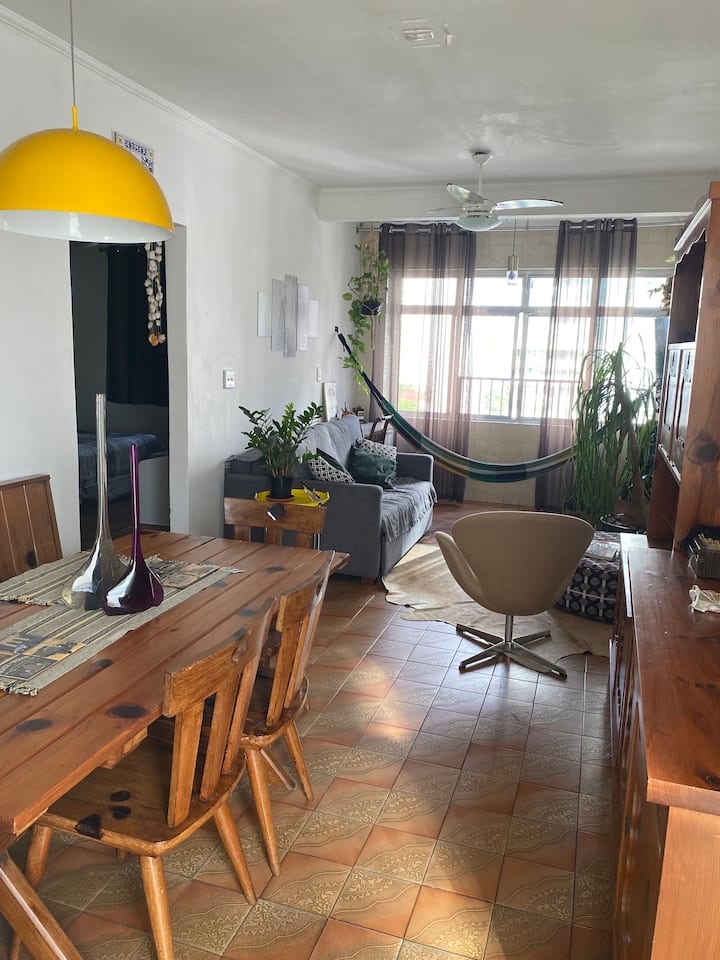 Apartamento Próximo à Praia Das Pitangueiras - Guarujá