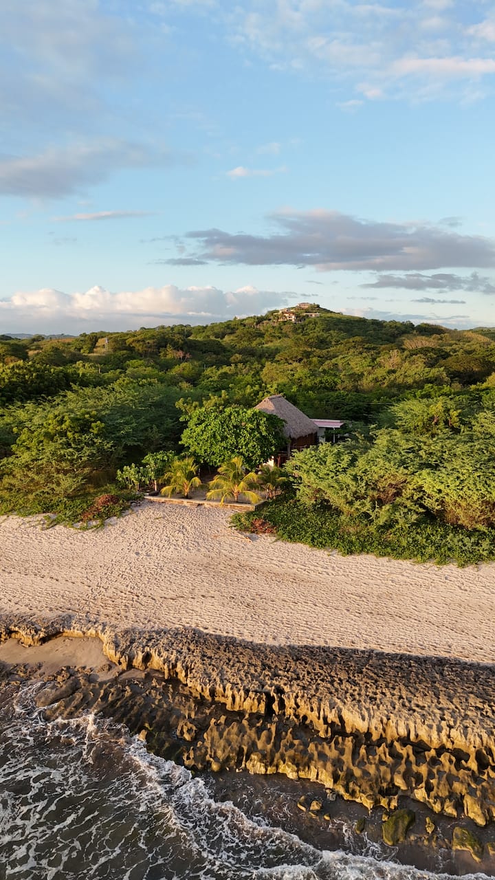 Almendro Beach House Popoyo - Nicaragua