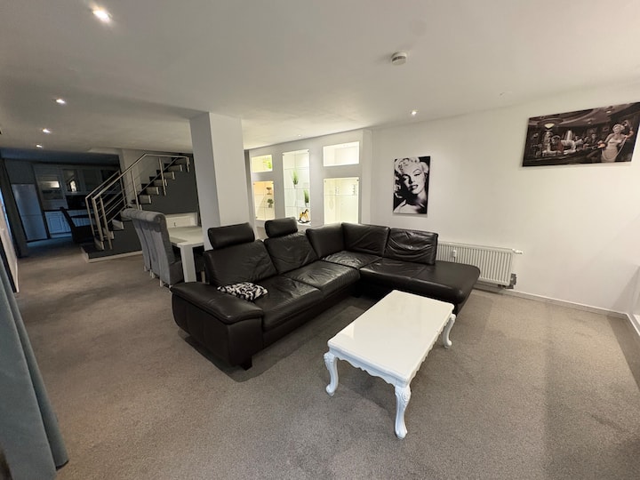 Big Comfort Bungalow Incl. Carcharger - Gelsenkirchen