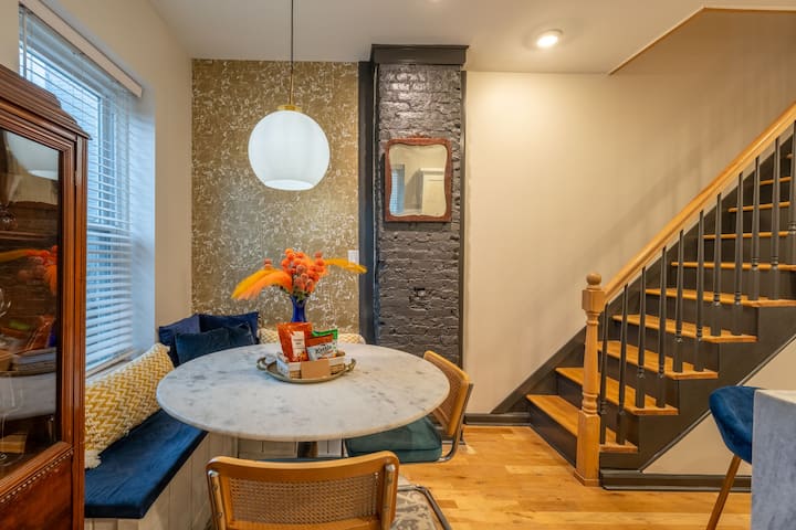 Charming 2 Bedroom Rowhome W/ Outdoor Urban Oasis - Philadelphie, PA