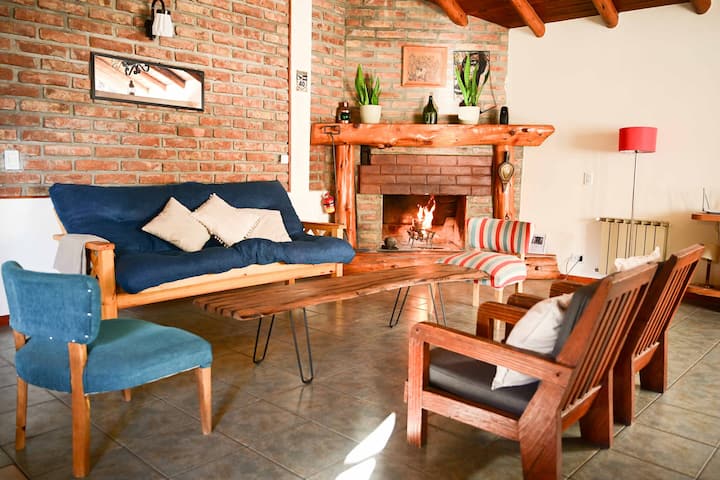 Casa Familiar Con Chimenea Y Parrilla - San Carlos de Bariloche