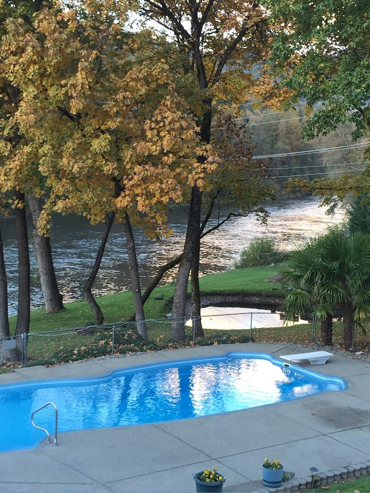 Home On The Rogue. - Grants Pass, OR