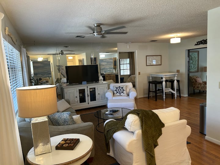 Vero Home Near Skyborne, Jrtc & Beach ~ King Suite - Vero Beach, FL