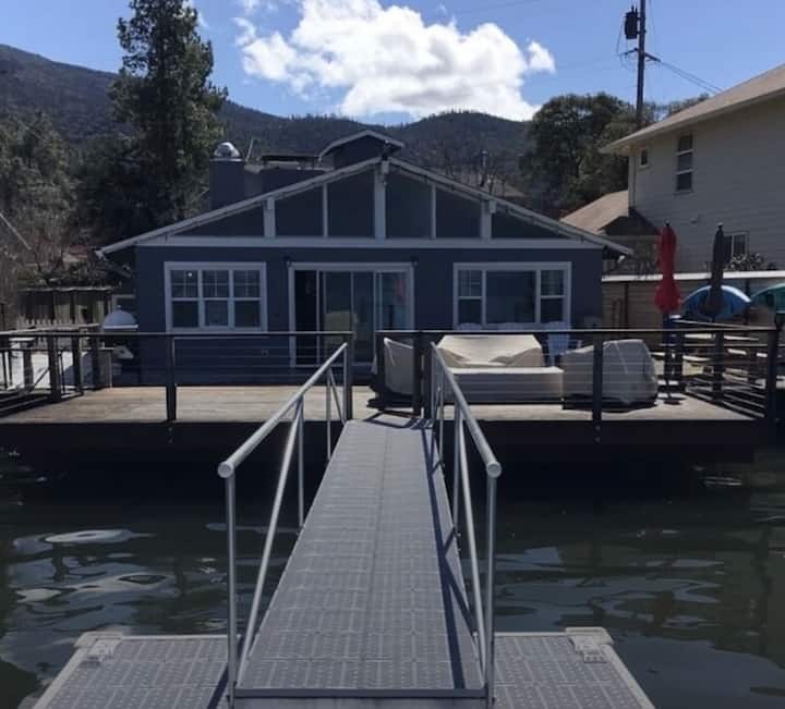 The Lake Cottage On Soda Bay - Kelseyville, CA