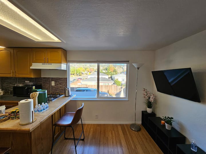 A Private Cozy Guest House - El Cerrito, CA