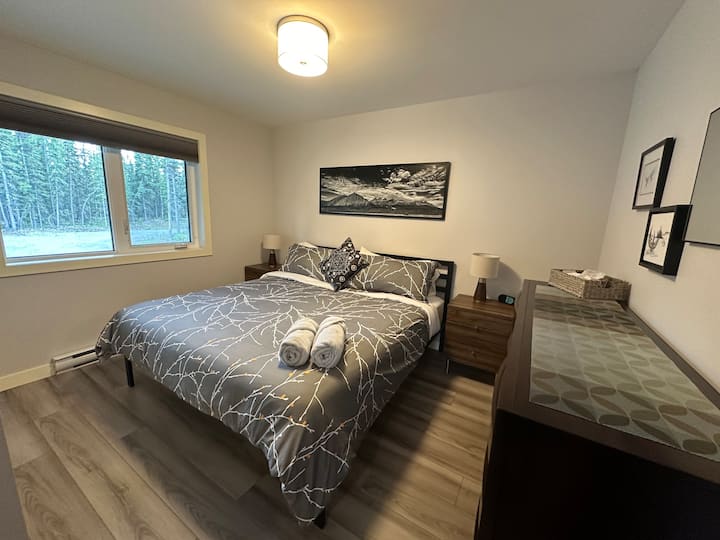 Cozy 2 Bedroom Cottage On Quiet Property. - Yukon