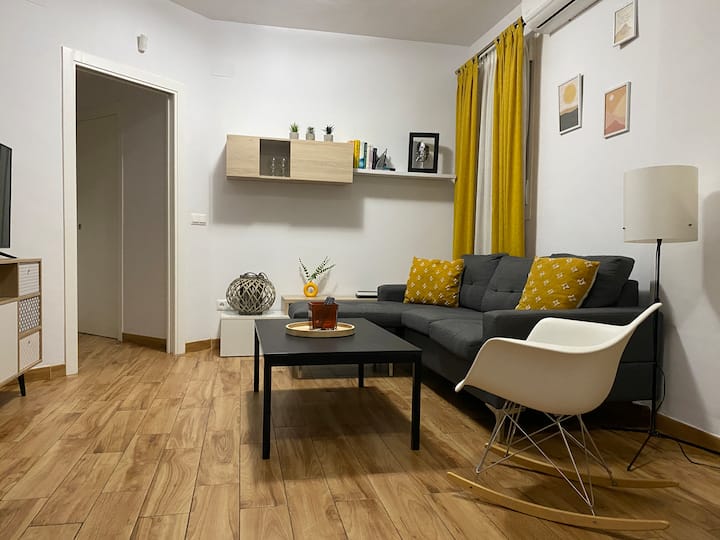 Cómodo Piso De 2dormitorios Con Wifi. Dos Hermanas - Utrera