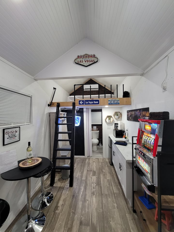 Cozy Unique Tiny Home Completely Private In Jax - Jacksonville, FL