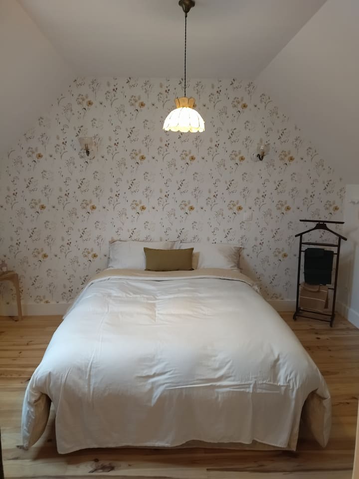 Chambres Dans Un Petit Village Typique De L'oise - Pierrefonds