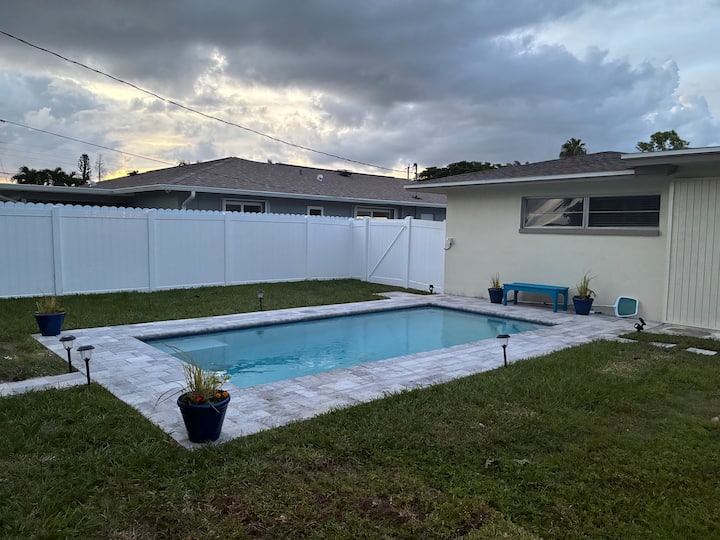 Ariel's Haven, New Heated Mineral Pool & Hot Tub. - ケープコーラル, FL