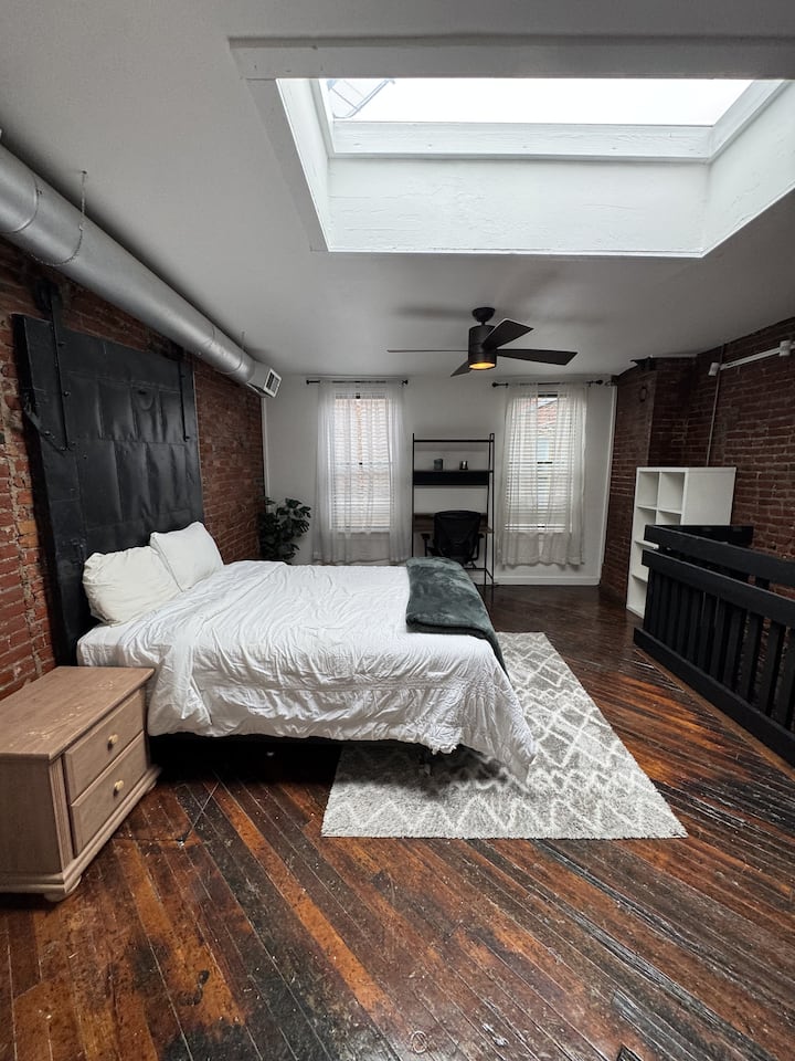 1 Br Rustic Loft In Olde City - Philadelphia, PA