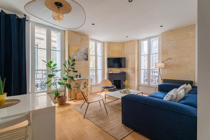 Charmant Appartement Sur Place Calme - Bordeaux