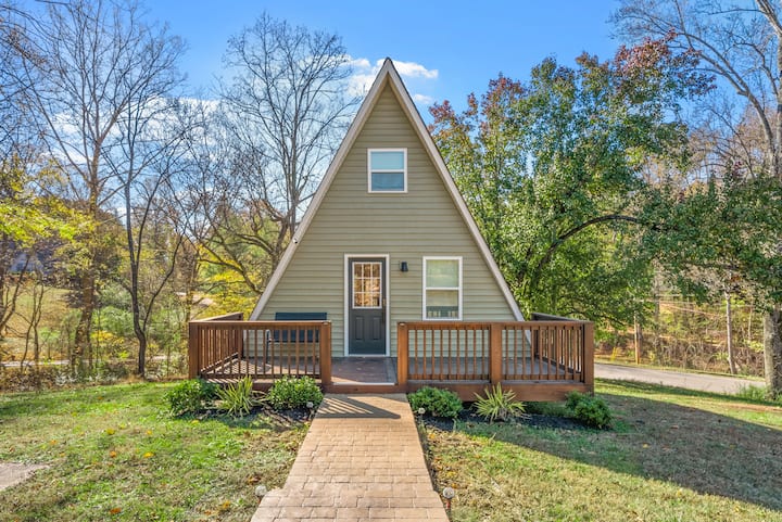 The Clarksville Cabin - Clarksville, TN