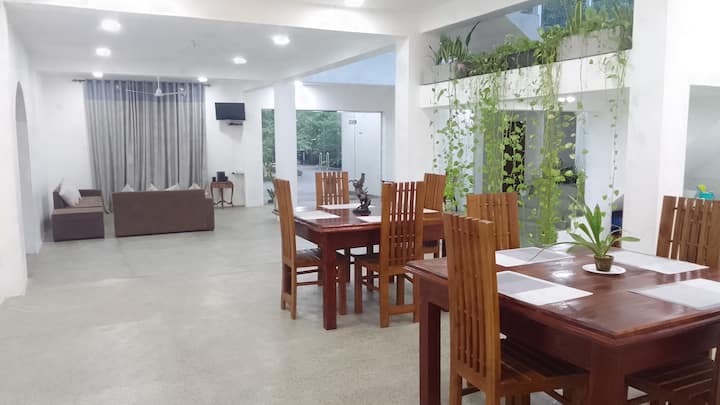 Family Villa Hikkaduwa Near Beach Big Garden - Hikkaduwa