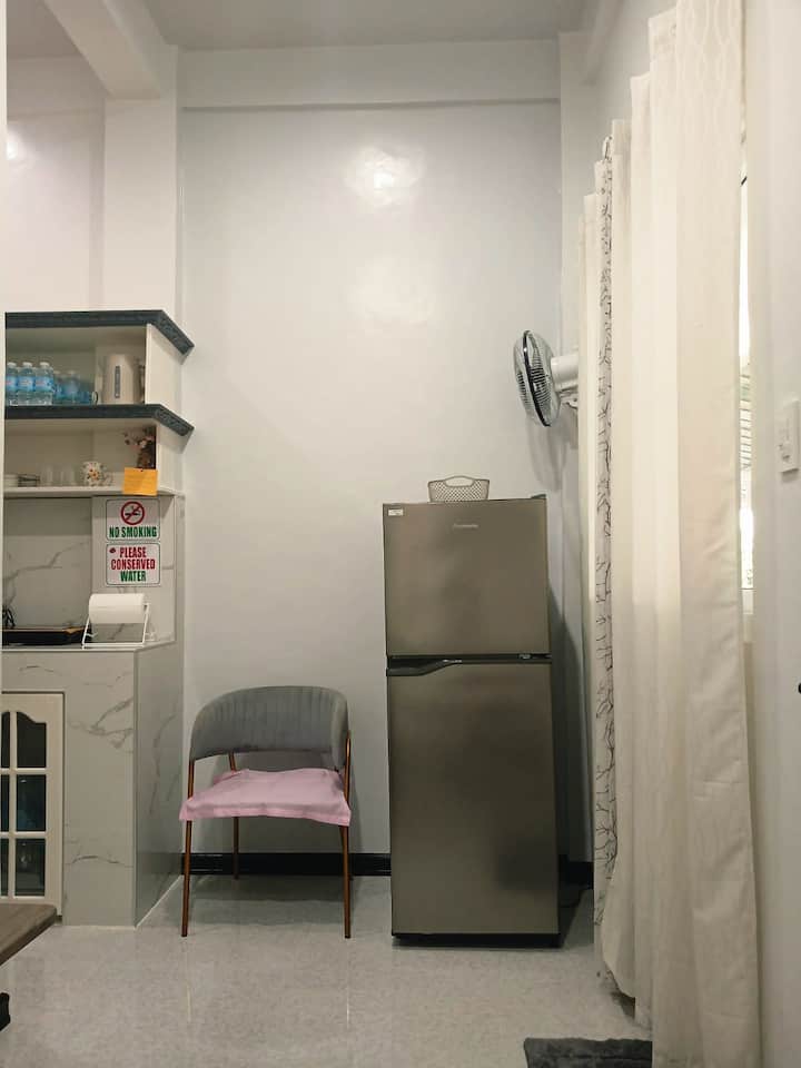 Light, Cozy And Convenient Apartment - Talisay