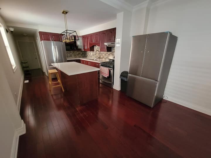 6bed3bath Entire House In Downtown Bathurst/dundas - Toronto