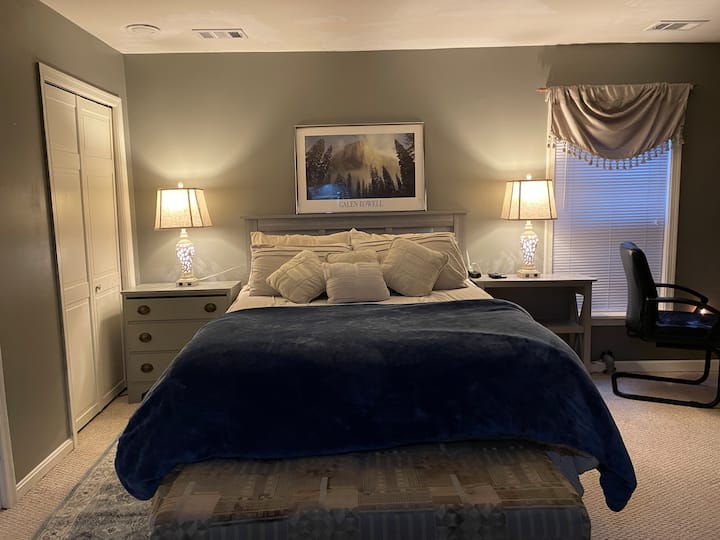 Spacious Queen Basement Rm -2 Mi Gmu. Extended - Fairfax, VA