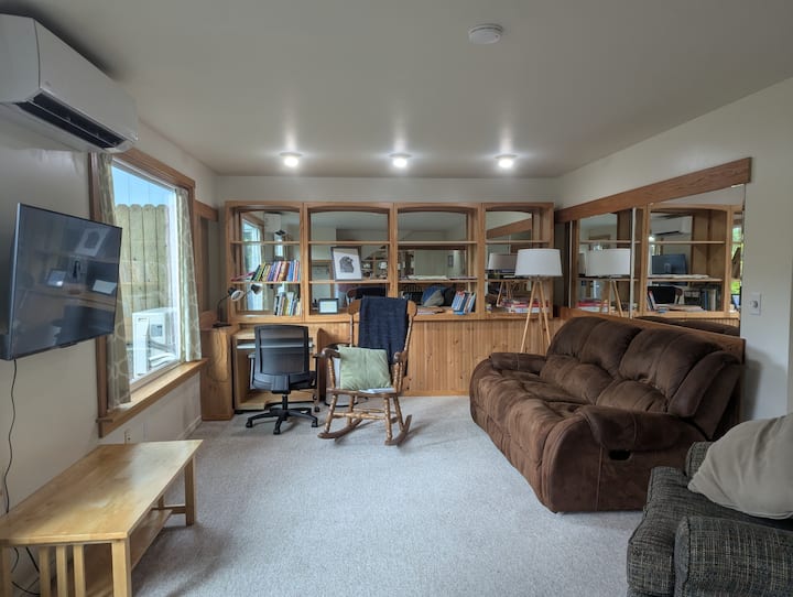 Spacious & Comfortable 1br Apt - Sitka, AK